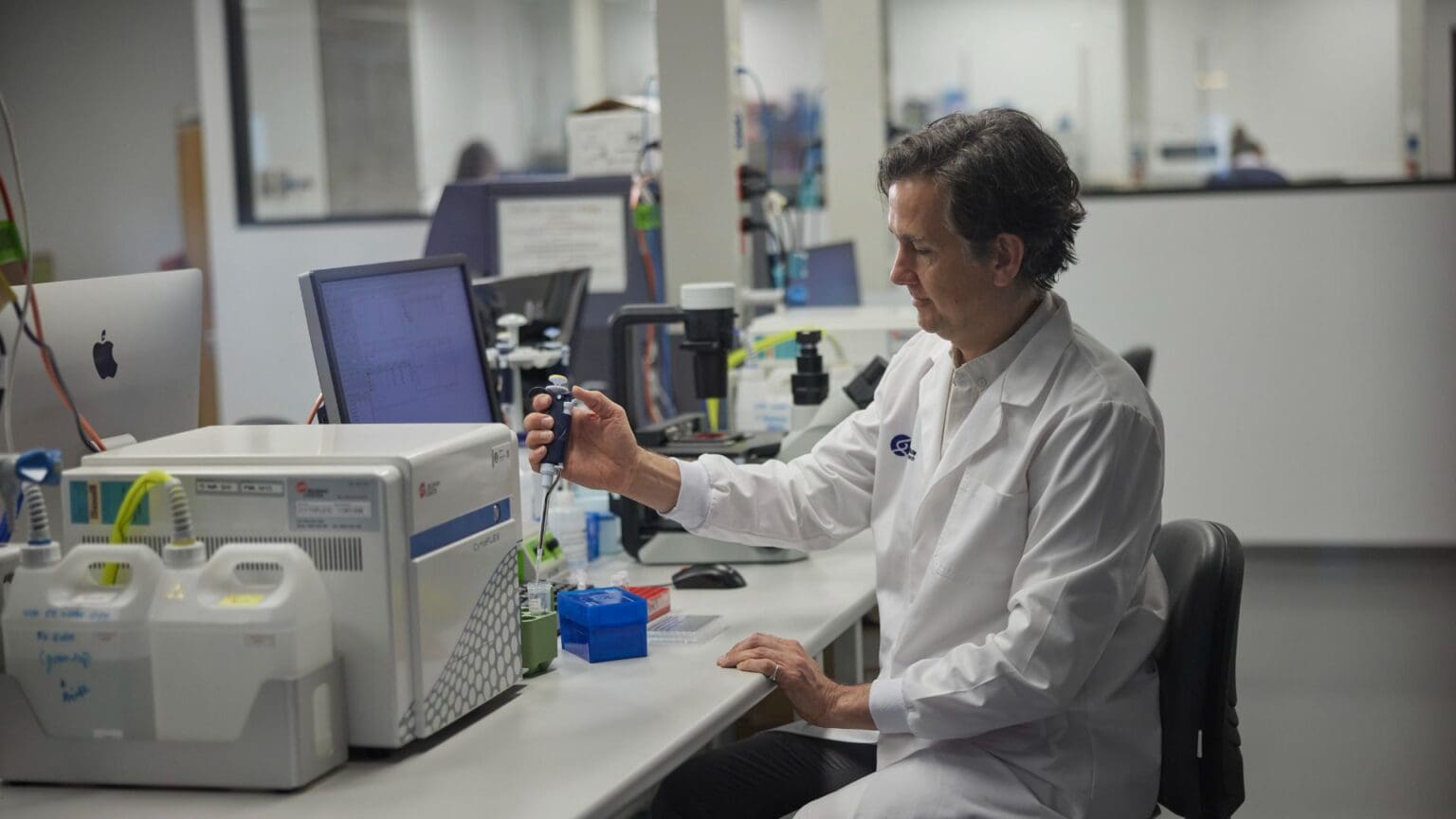 12 world-class cancer research projects helping us reach a cancer free ...